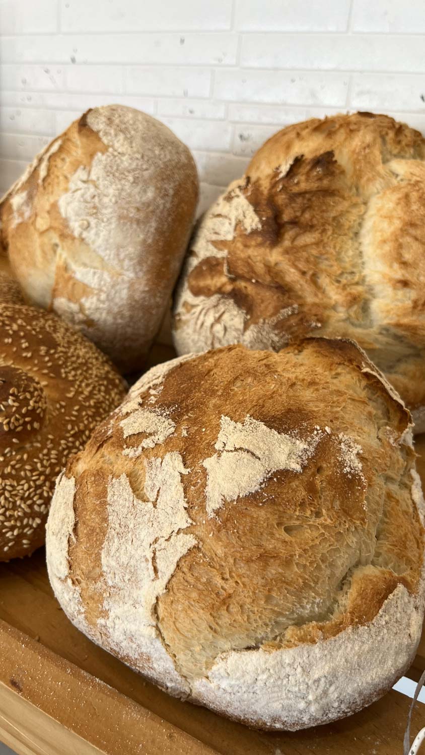 Los mejores tipos de panes y galletas para tus tablas de quesos y ...